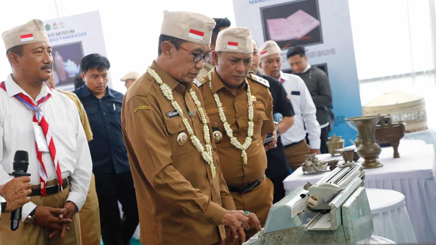 Dari Tolak Hujan Hingga Mohon Hujan, Bupati Pamekasan Berkelakar Punya ...